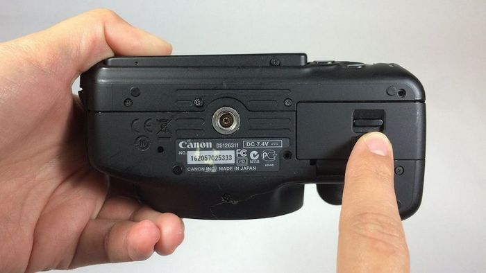 Hướng dẫn cách sạc pin máy ảnh Canon một cách chính xác nhất